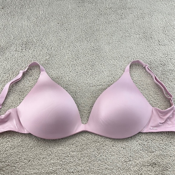 SKIMS | Intimates & Sleepwear | Skims Wireless Form Push Up Bra | Poshmark